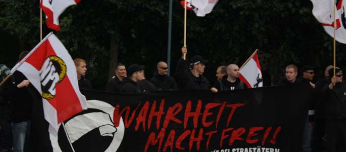 50 Jahre NPD: Zum Siechtum geboren - Belltower.News