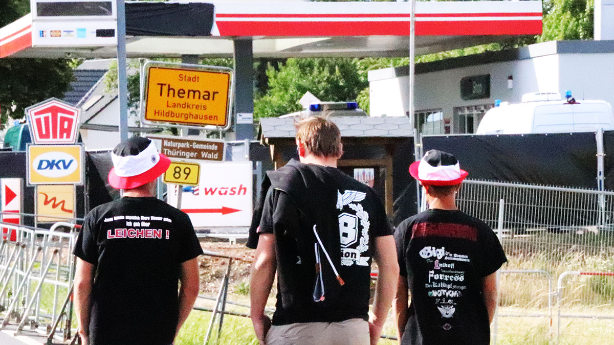 Kein Bier, keine Stimmung, kein “abhitlern”: Neonazi-Festival in Themar ...